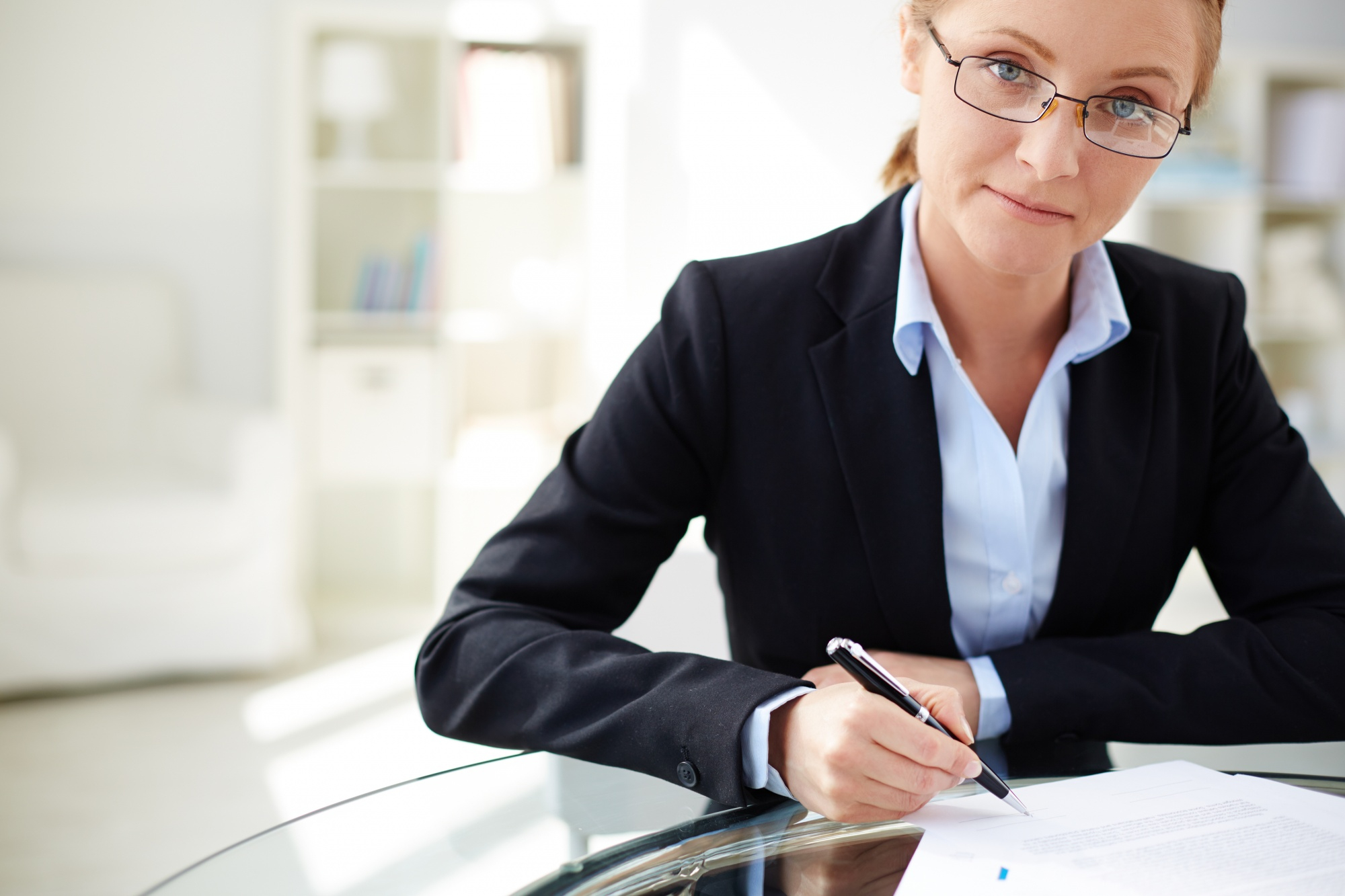 Notary signing agent benefits & income opportunities